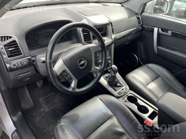 Chevrolet Captiva 2013 in Riga, with an engine capacity of 2.20 L and mileage of 221 thousand km for 4390 €, photo 3 on AUTOMOTO.COM.LV