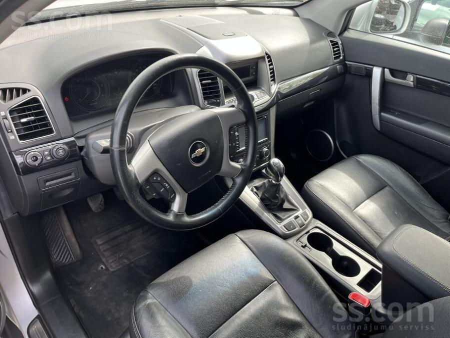 Chevrolet Captiva 2013 Rīga, ar dzinēja tilpumu 2.20 L un nobraukumu 221 tūkst. km par 4390 €, foto 4 vietnē AUTOMOTO.COM.LV