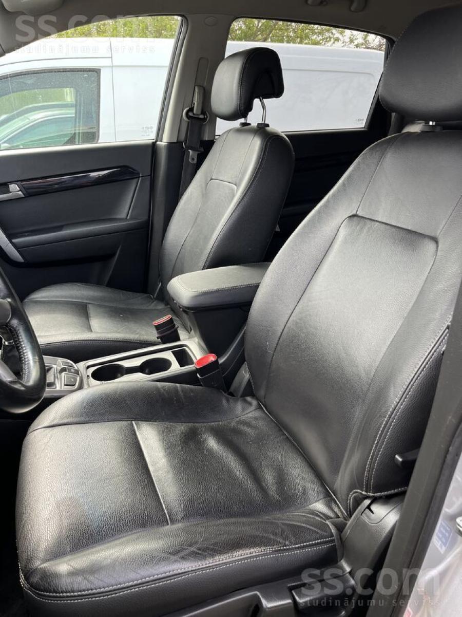 Chevrolet Captiva 2013 Rīga, ar dzinēja tilpumu 2.20 L un nobraukumu 221 tūkst. km par 4390 €, foto 5 vietnē AUTOMOTO.COM.LV