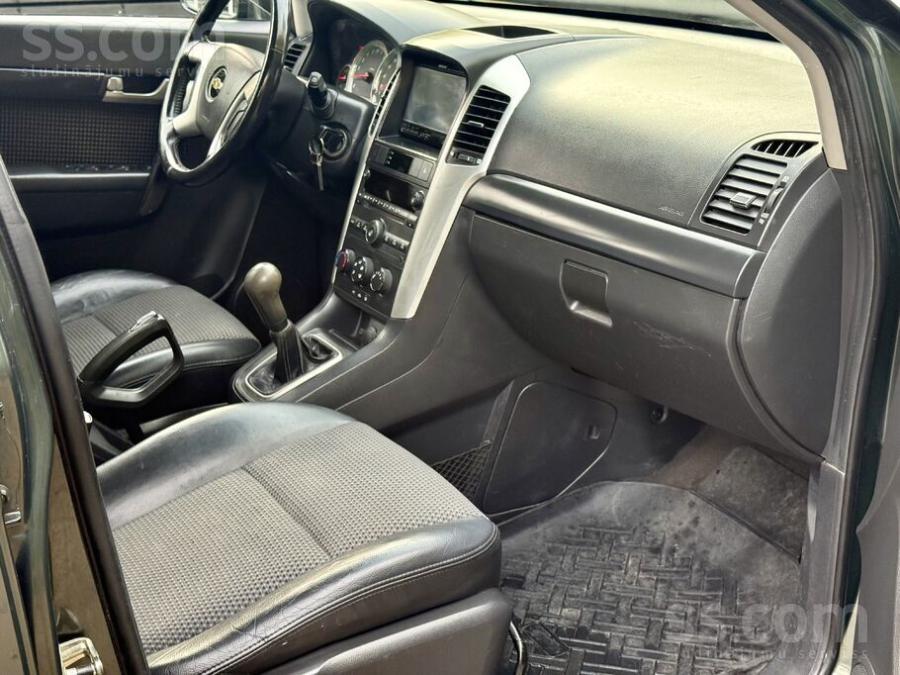 Zaļš Chevrolet Captiva 2006 Rīga, ar dzinēja tilpumu 2.40 L un nobraukumu 315 tūkst. km par 1850 €, foto 13 vietnē AUTOMOTO.COM.LV