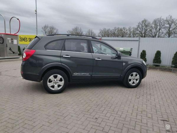 Green Chevrolet Captiva 2007 in Joniskis, with an engine capacity of 1.99 L and mileage of 285 thousand km for 3000 €, photo 5 on AUTOMOTO.COM.LV