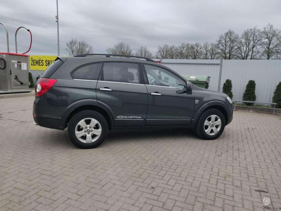 Green Chevrolet Captiva 2007 in Joniskis, with an engine capacity of 1.99 L and mileage of 285 thousand km for 3000 €, photo 6 on AUTOMOTO.COM.LV