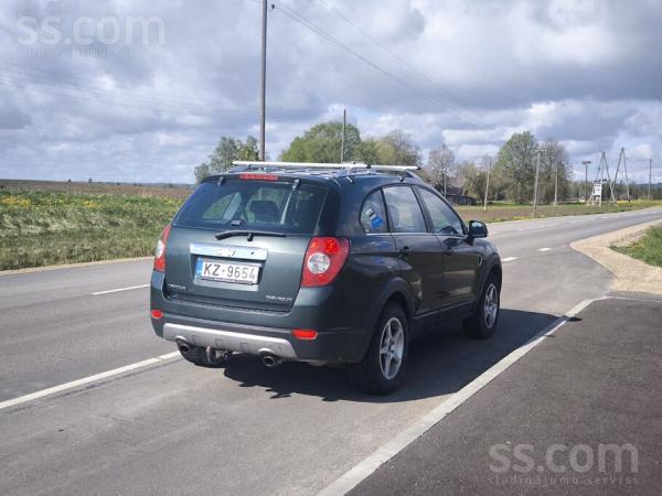 Green Chevrolet Captiva 2008 in Kuldiga, with an engine capacity of 2.00 L and mileage of 276 thousand km for 2600 €, photo 3 on AUTOMOTO.COM.LV