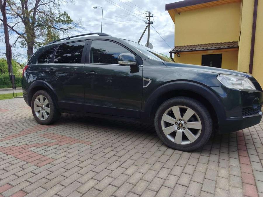 Green Chevrolet Captiva 2009 in Visaginas, with an engine capacity of 2.00 L and mileage of 273 thousand km for 3999 €, photo 5 on AUTOMOTO.COM.LV