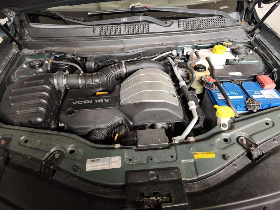 Green Chevrolet Captiva 2009 in Visaginas, with an engine capacity of 2.00 L and mileage of 273 thousand km for 3999 €, photo 6 on AUTOMOTO.COM.LV