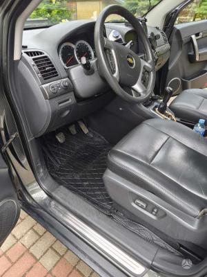 Green Chevrolet Captiva 2009 in Visaginas, with an engine capacity of 2.00 L and mileage of 273 thousand km for 3999 €, photo 7 on AUTOMOTO.COM.LV