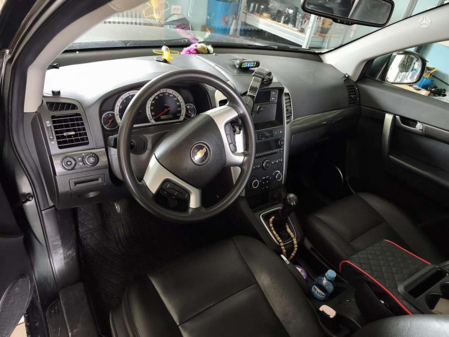 Green Chevrolet Captiva 2009 in Visaginas, with an engine capacity of 2.00 L and mileage of 273 thousand km for 3999 €, photo 8 on AUTOMOTO.COM.LV