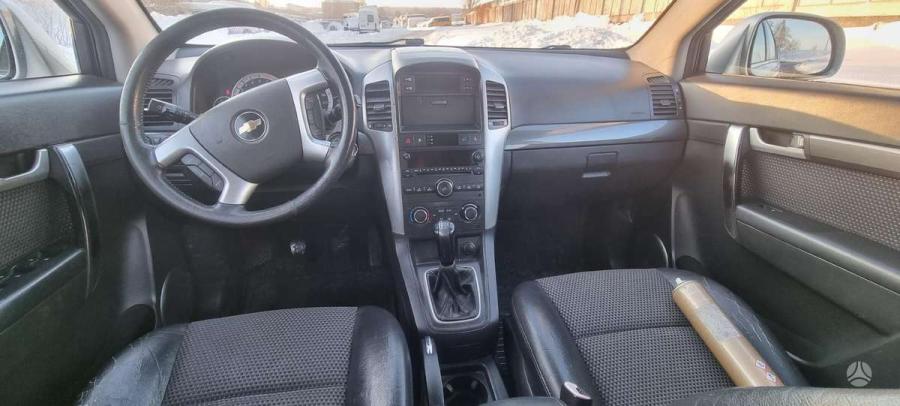 Pelēks Chevrolet Captiva 2006 Viļņa, ar dzinēja tilpumu 2.41 L un nobraukumu 350 tūkst. km par 1700 €, foto 14 vietnē AUTOMOTO.COM.LV