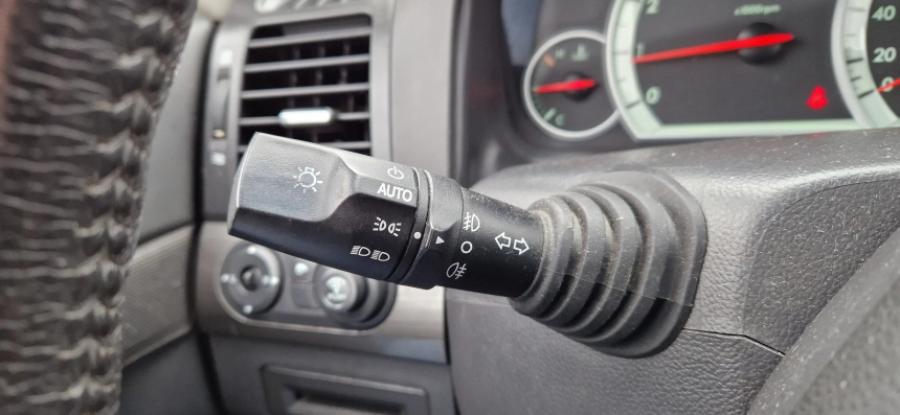 Pelēks Chevrolet Captiva 2006 Rīga, ar dzinēja tilpumu 2.00 L un nobraukumu 229 tūkst. km par 3999 €, foto 14 vietnē AUTOMOTO.COM.LV