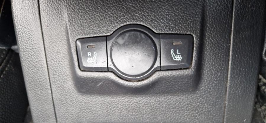 Pelēks Chevrolet Captiva 2006 Rīga, ar dzinēja tilpumu 2.00 L un nobraukumu 229 tūkst. km par 3999 €, foto 17 vietnē AUTOMOTO.COM.LV