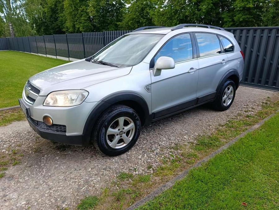 Pelēks Chevrolet Captiva 2006 Marijampole, ar dzinēja tilpumu 2.00 L un nobraukumu 305 tūkst. km par 2450 €, foto 1 vietnē AUTOMOTO.COM.LV