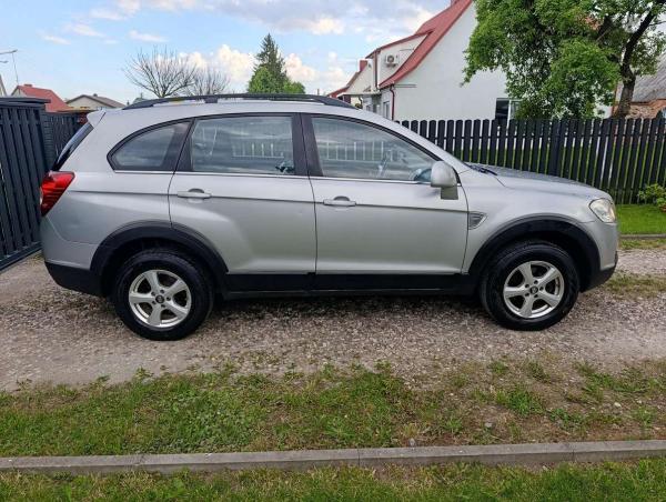 Pelēks Chevrolet Captiva 2006 Marijampole, ar dzinēja tilpumu 2.00 L un nobraukumu 305 tūkst. km par 2450 €, foto 3 vietnē AUTOMOTO.COM.LV