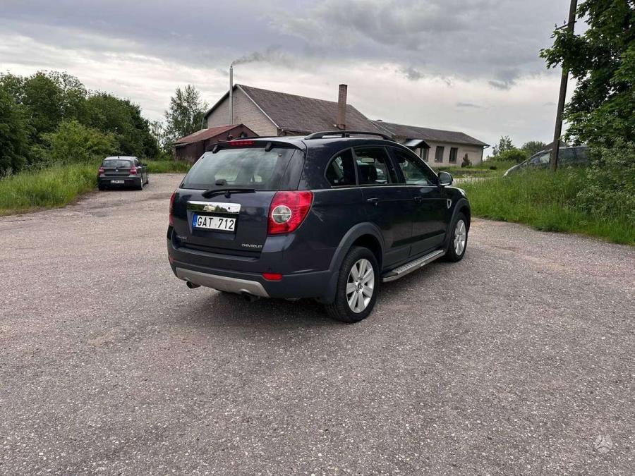 Grey Chevrolet Captiva 2006 in Utena, with an engine capacity of 2.00 L and mileage of 284 thousand km for 2750 €, photo 6 on AUTOMOTO.COM.LV