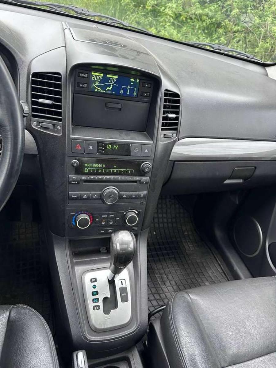 Grey Chevrolet Captiva 2006 in Utena, with an engine capacity of 2.00 L and mileage of 284 thousand km for 2750 €, photo 13 on AUTOMOTO.COM.LV