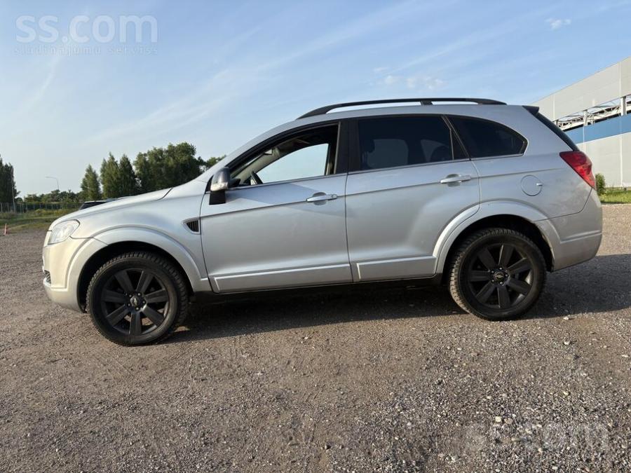 Pelēks Chevrolet Captiva 2006 Daugavpils, ar dzinēja tilpumu 2.00 L un nobraukumu 229 tūkst. km par 3550 €, foto 3 vietnē AUTOMOTO.COM.LV