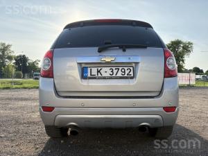 Pelēks Chevrolet Captiva 2006 Daugavpils, ar dzinēja tilpumu 2.00 L un nobraukumu 229 tūkst. km par 3550 €, foto 5 vietnē AUTOMOTO.COM.LV