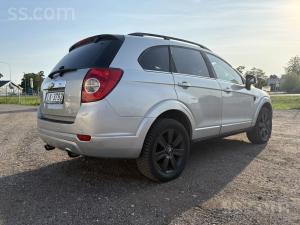 Pelēks Chevrolet Captiva 2006 Daugavpils, ar dzinēja tilpumu 2.00 L un nobraukumu 229 tūkst. km par 3550 €, foto 6 vietnē AUTOMOTO.COM.LV