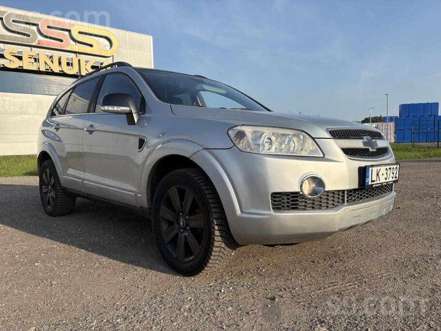 Pelēks Chevrolet Captiva 2006 Daugavpils, ar dzinēja tilpumu 2.00 L un nobraukumu 229 tūkst. km par 3550 €, foto 8 vietnē AUTOMOTO.COM.LV