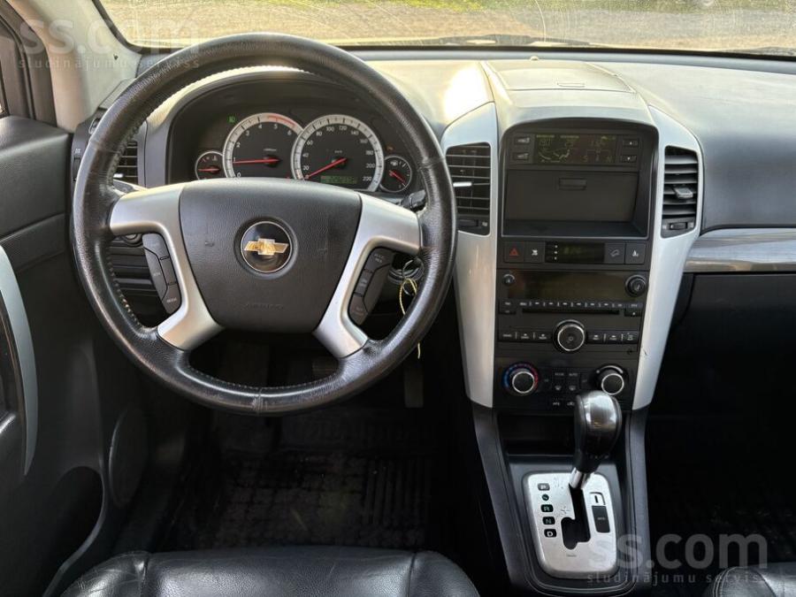 Pelēks Chevrolet Captiva 2006 Daugavpils, ar dzinēja tilpumu 2.00 L un nobraukumu 229 tūkst. km par 3550 €, foto 11 vietnē AUTOMOTO.COM.LV