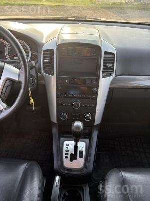 Pelēks Chevrolet Captiva 2006 Daugavpils, ar dzinēja tilpumu 2.00 L un nobraukumu 229 tūkst. km par 3550 €, foto 12 vietnē AUTOMOTO.COM.LV