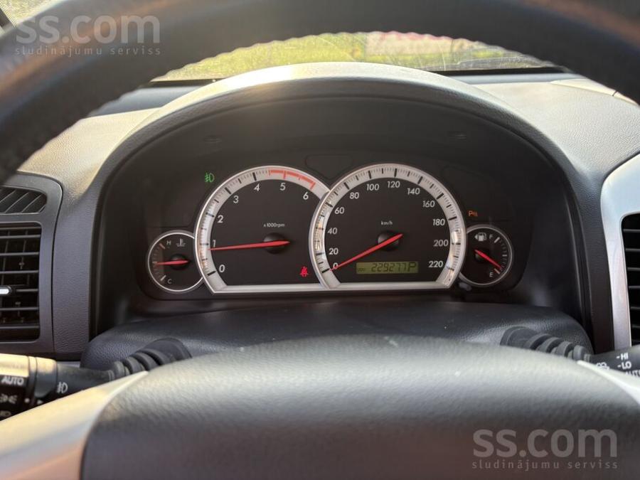 Pelēks Chevrolet Captiva 2006 Daugavpils, ar dzinēja tilpumu 2.00 L un nobraukumu 229 tūkst. km par 3550 €, foto 14 vietnē AUTOMOTO.COM.LV