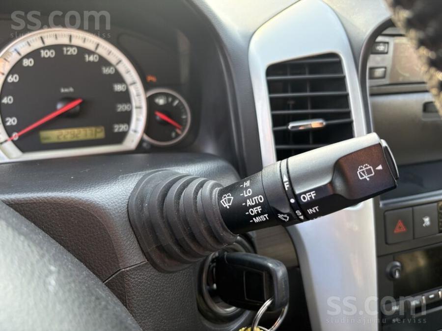 Pelēks Chevrolet Captiva 2006 Daugavpils, ar dzinēja tilpumu 2.00 L un nobraukumu 229 tūkst. km par 3550 €, foto 16 vietnē AUTOMOTO.COM.LV