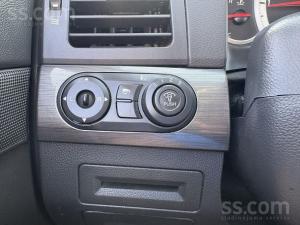 Pelēks Chevrolet Captiva 2006 Daugavpils, ar dzinēja tilpumu 2.00 L un nobraukumu 229 tūkst. km par 3550 €, foto 17 vietnē AUTOMOTO.COM.LV