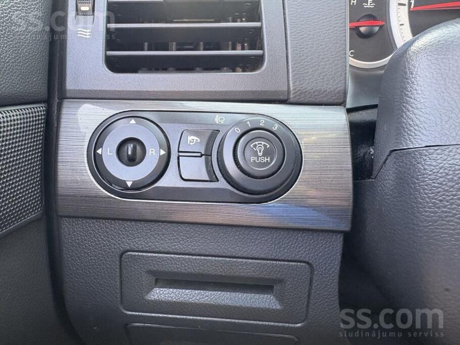 Pelēks Chevrolet Captiva 2006 Daugavpils, ar dzinēja tilpumu 2.00 L un nobraukumu 229 tūkst. km par 3550 €, foto 17 vietnē AUTOMOTO.COM.LV