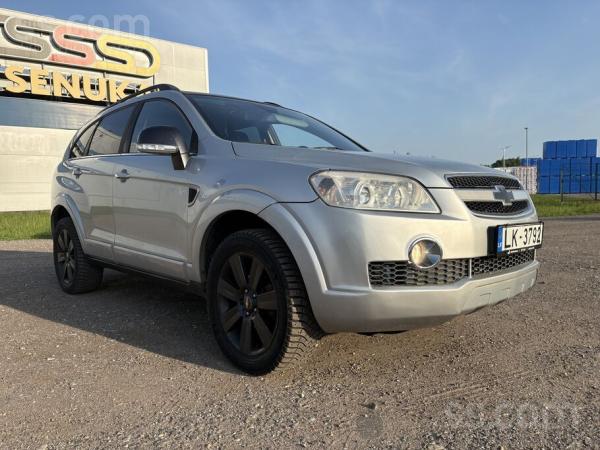 Pelēks Chevrolet Captiva 2006 Daugavpils, ar dzinēja tilpumu 2.00 L un nobraukumu 229 tūkst. km par 3550 €, foto 7 vietnē AUTOMOTO.COM.LV