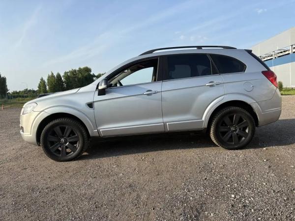 Pelēks Chevrolet Captiva 2006 Daugavpils, ar dzinēja tilpumu 2.00 L un nobraukumu 229 tūkst. km par 3550 €, foto 2 vietnē AUTOMOTO.COM.LV
