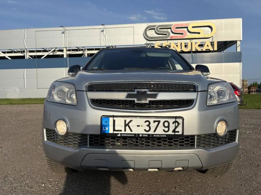 Pelēks Chevrolet Captiva 2006 Daugavpils, ar dzinēja tilpumu 2.00 L un nobraukumu 229 tūkst. km par 3550 €, foto 9 vietnē AUTOMOTO.COM.LV