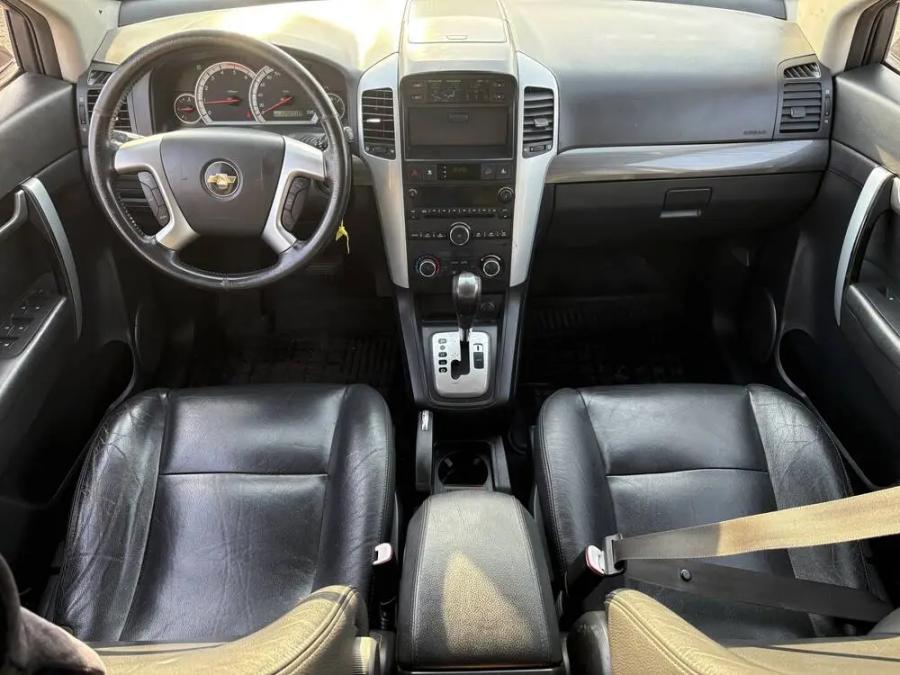 Pelēks Chevrolet Captiva 2006 Daugavpils, ar dzinēja tilpumu 2.00 L un nobraukumu 229 tūkst. km par 3550 €, foto 10 vietnē AUTOMOTO.COM.LV