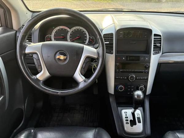 Pelēks Chevrolet Captiva 2006 Daugavpils, ar dzinēja tilpumu 2.00 L un nobraukumu 229 tūkst. km par 3550 €, foto 10 vietnē AUTOMOTO.COM.LV