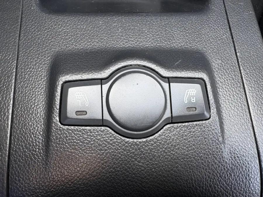Pelēks Chevrolet Captiva 2006 Daugavpils, ar dzinēja tilpumu 2.00 L un nobraukumu 229 tūkst. km par 3550 €, foto 18 vietnē AUTOMOTO.COM.LV