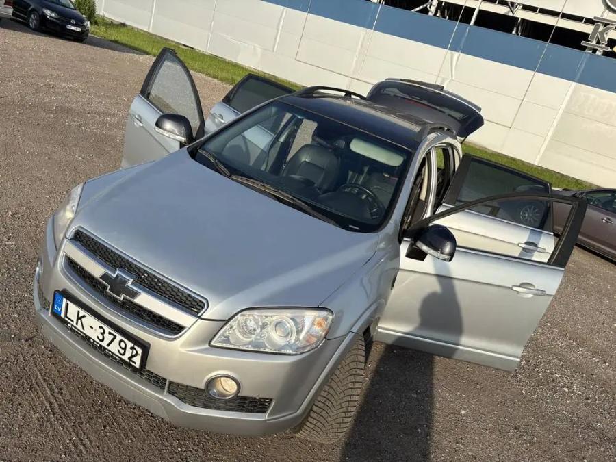 Pelēks Chevrolet Captiva 2006 Daugavpils, ar dzinēja tilpumu 2.00 L un nobraukumu 229 tūkst. km par 3550 €, foto 37 vietnē AUTOMOTO.COM.LV