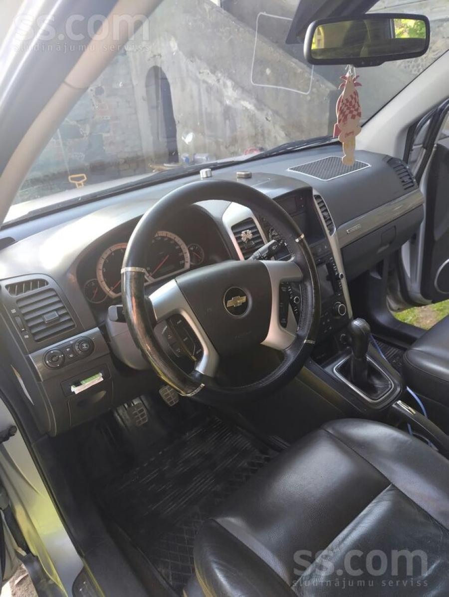 Grey Chevrolet Captiva 2006 in Aizkraukle, with an engine capacity of 2.00 L and mileage of 231 thousand km for 4200 €, photo 7 on AUTOMOTO.COM.LV