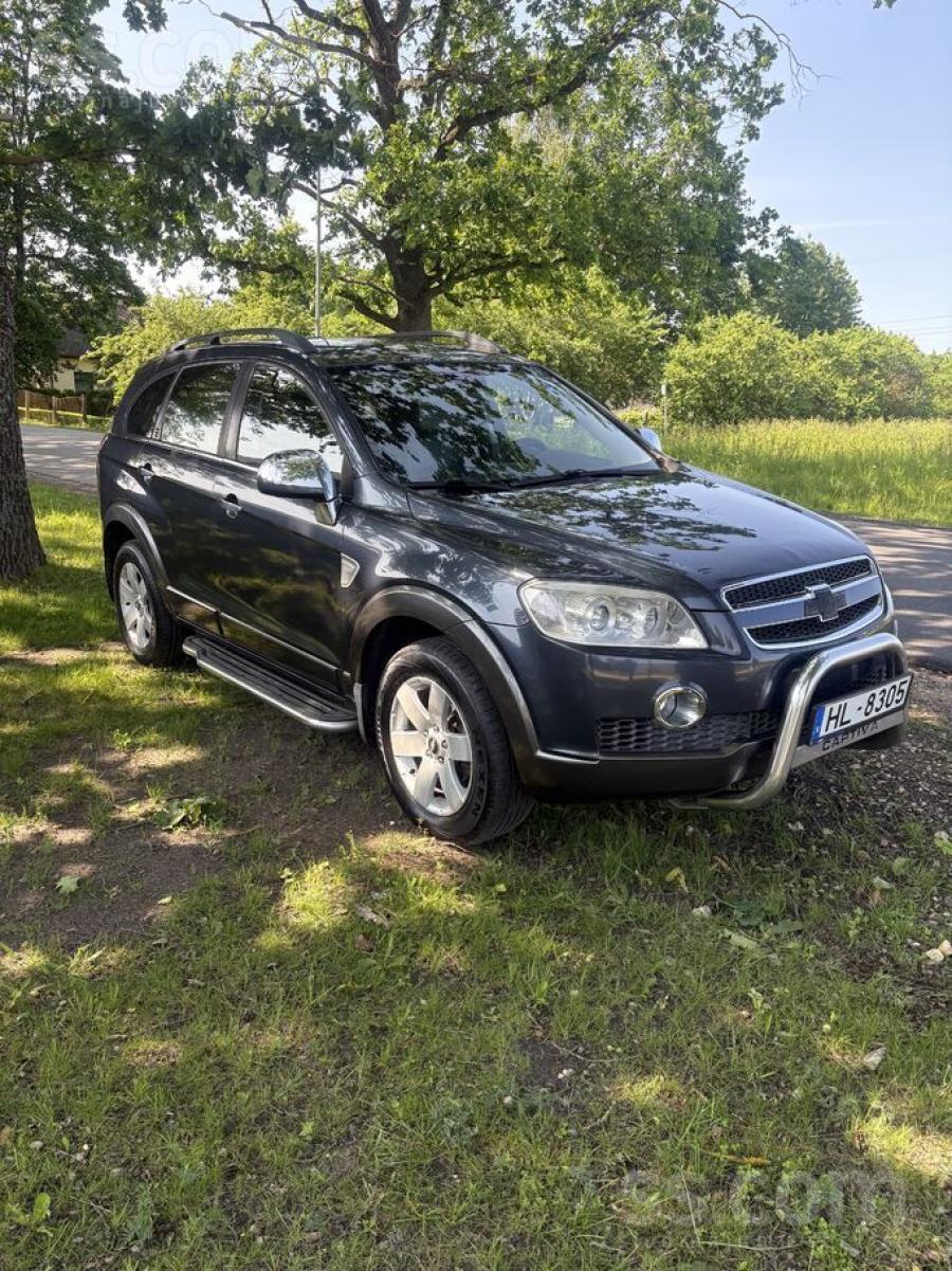 Pelēks Chevrolet Captiva 2007 Rīga, ar dzinēja tilpumu 2.00 L un nobraukumu 201 tūkst. km par 3300 €, foto 1 vietnē AUTOMOTO.COM.LV