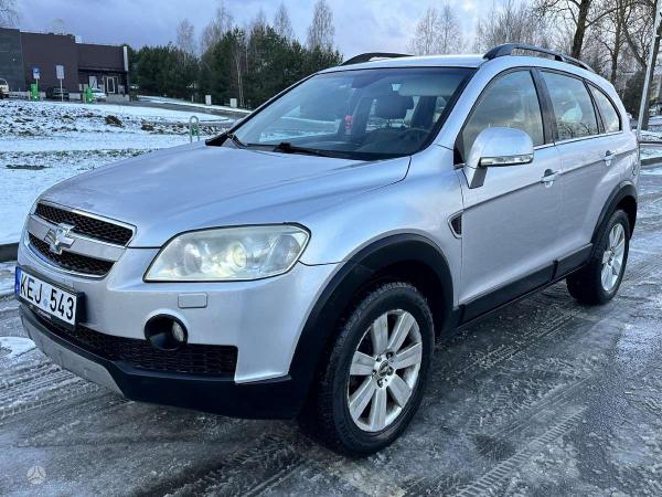Pelēks Chevrolet Captiva 2007 Viļņa, ar dzinēja tilpumu 2.00 L un nobraukumu 311 tūkst. km par 2999 €, foto 1 vietnē AUTOMOTO.COM.LV