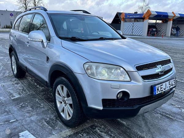 Pelēks Chevrolet Captiva 2007 Viļņa, ar dzinēja tilpumu 2.00 L un nobraukumu 311 tūkst. km par 2999 €, foto 2 vietnē AUTOMOTO.COM.LV