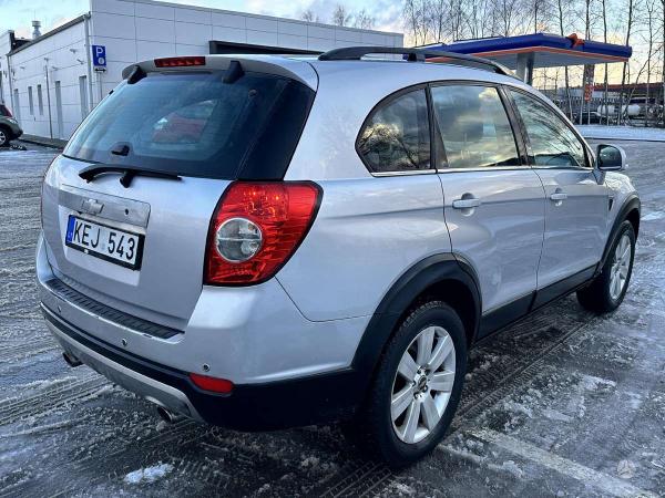 Pelēks Chevrolet Captiva 2007 Viļņa, ar dzinēja tilpumu 2.00 L un nobraukumu 311 tūkst. km par 2999 €, foto 3 vietnē AUTOMOTO.COM.LV