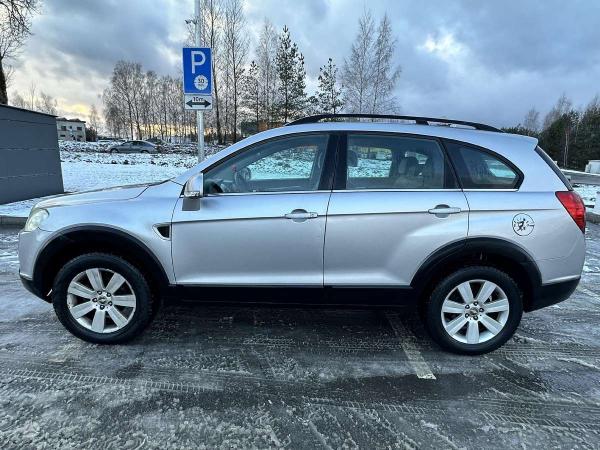 Pelēks Chevrolet Captiva 2007 Viļņa, ar dzinēja tilpumu 2.00 L un nobraukumu 311 tūkst. km par 2999 €, foto 6 vietnē AUTOMOTO.COM.LV