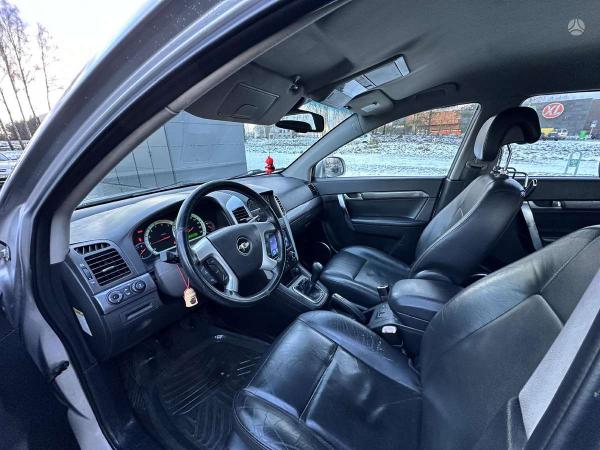 Pelēks Chevrolet Captiva 2007 Viļņa, ar dzinēja tilpumu 2.00 L un nobraukumu 311 tūkst. km par 2999 €, foto 10 vietnē AUTOMOTO.COM.LV