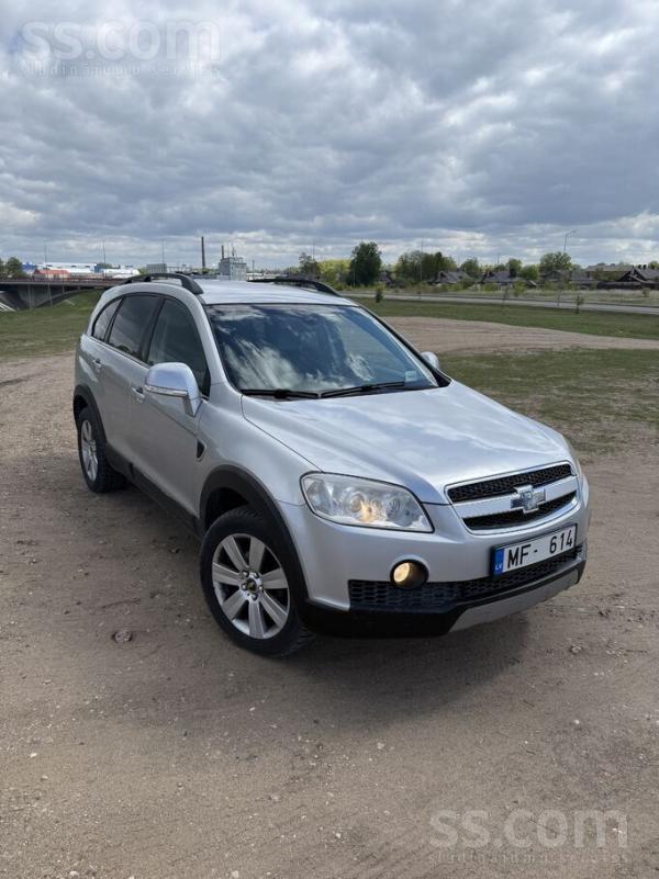 Grey Chevrolet Captiva 2007 in Daugavpils, with an engine capacity of 2.00 L and mileage of 290 thousand km for 3099 €, photo 7 on AUTOMOTO.COM.LV
