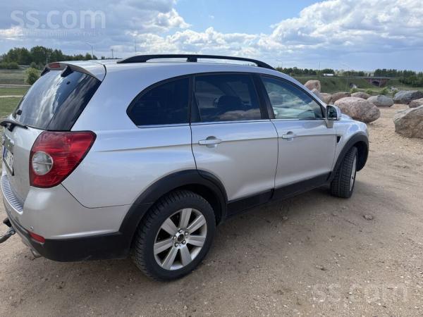 Grey Chevrolet Captiva 2007 in Daugavpils, with an engine capacity of 2.00 L and mileage of 290 thousand km for 3099 €, photo 8 on AUTOMOTO.COM.LV