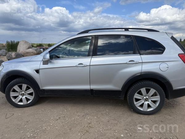Grey Chevrolet Captiva 2007 in Daugavpils, with an engine capacity of 2.00 L and mileage of 290 thousand km for 3099 €, photo 10 on AUTOMOTO.COM.LV
