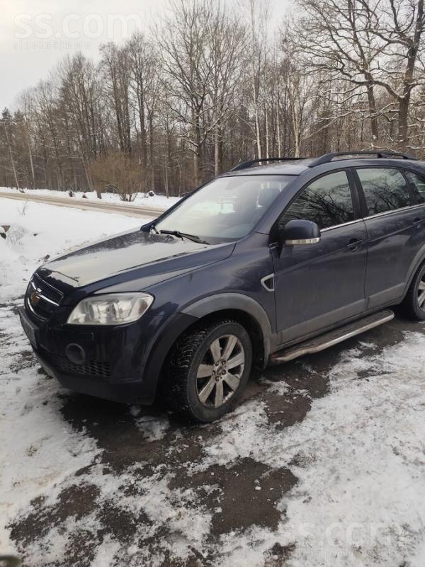 Pelēks Chevrolet Captiva 2007 Jelgava, ar dzinēja tilpumu 2.00 L un nobraukumu 292 tūkst. km par 2750 €, foto 1 vietnē AUTOMOTO.COM.LV