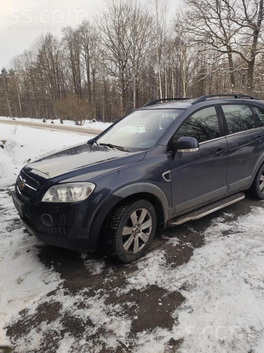 Grey Chevrolet Captiva 2007 in Jelgava, with an engine capacity of 2.00 L and mileage of 292 thousand km for 2750 €, photo 1 on AUTOMOTO.COM.LV
