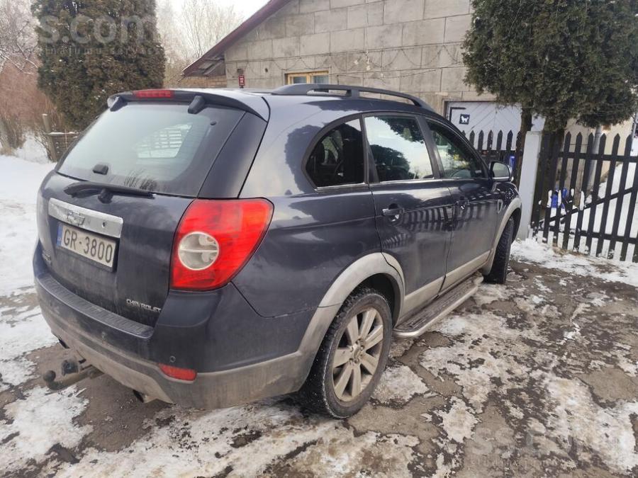 Grey Chevrolet Captiva 2007 in Jelgava, with an engine capacity of 2.00 L and mileage of 292 thousand km for 2750 €, photo 3 on AUTOMOTO.COM.LV