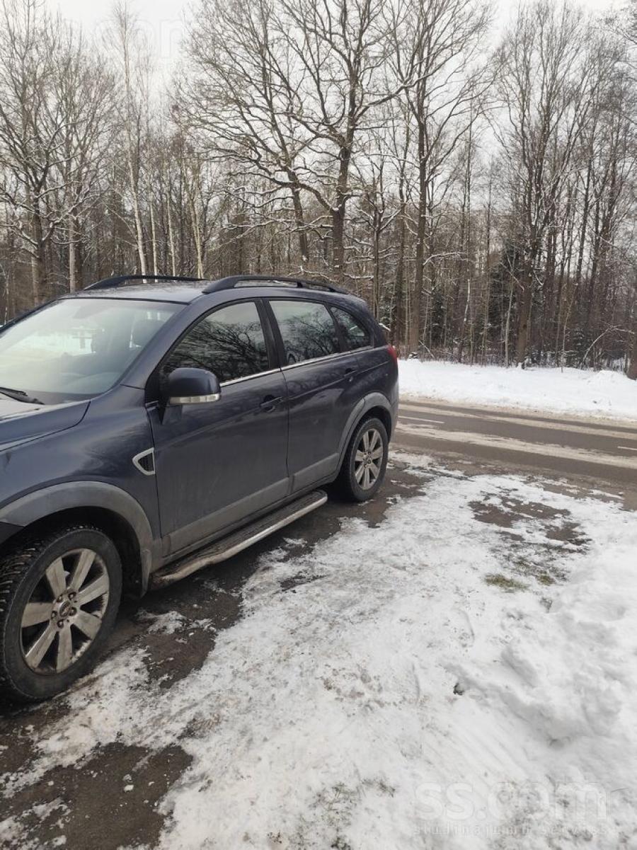 Grey Chevrolet Captiva 2007 in Jelgava, with an engine capacity of 2.00 L and mileage of 292 thousand km for 2750 €, photo 4 on AUTOMOTO.COM.LV