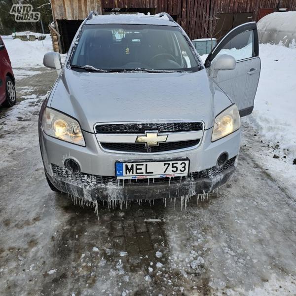 Grey Chevrolet Captiva 2007 in Ukmerge, with an engine capacity of 2.40 L and mileage of 246 thousand km for 2700 €, photo 1 on AUTOMOTO.COM.LV